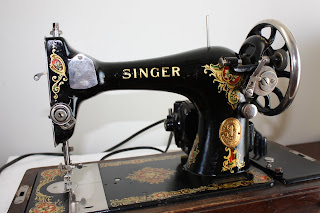 Sew Sew Stephanie: Another Vintage Sewing Machine Find: Singer Model 128