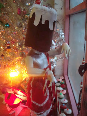 my life in cake: Cake Shop Christmas Window Display!