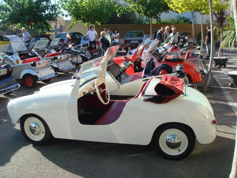 TOTAL CLASSIC: VINTAGE MICROCAR AL DELTA DE L'EBRE