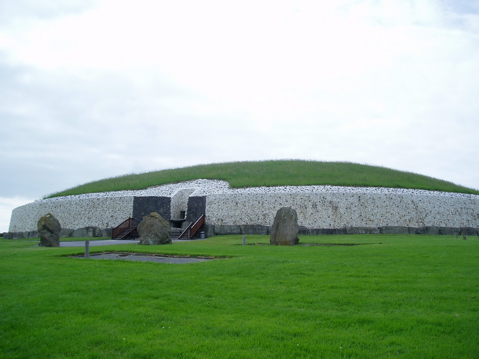 Jicaro-Ireland: Newgrange, Knowth - Passage Tombs, Ireland