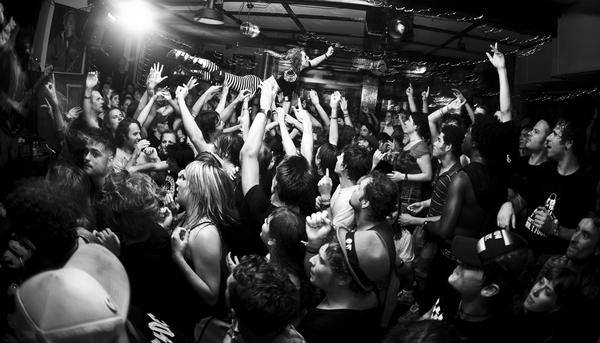 paranoise::..: Interview with Bonaparte band from Berlin