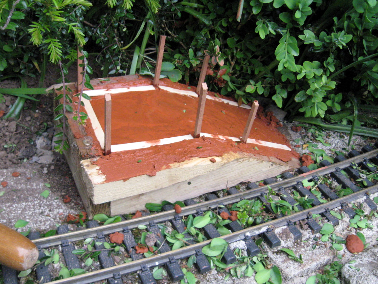 Peckforton Light Railway: How I cast cattle/loading docks from concrete