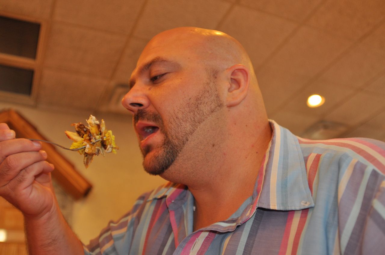 "Off the Eatin' Path with Monte": Take it in the chin at "Pita Inn!"