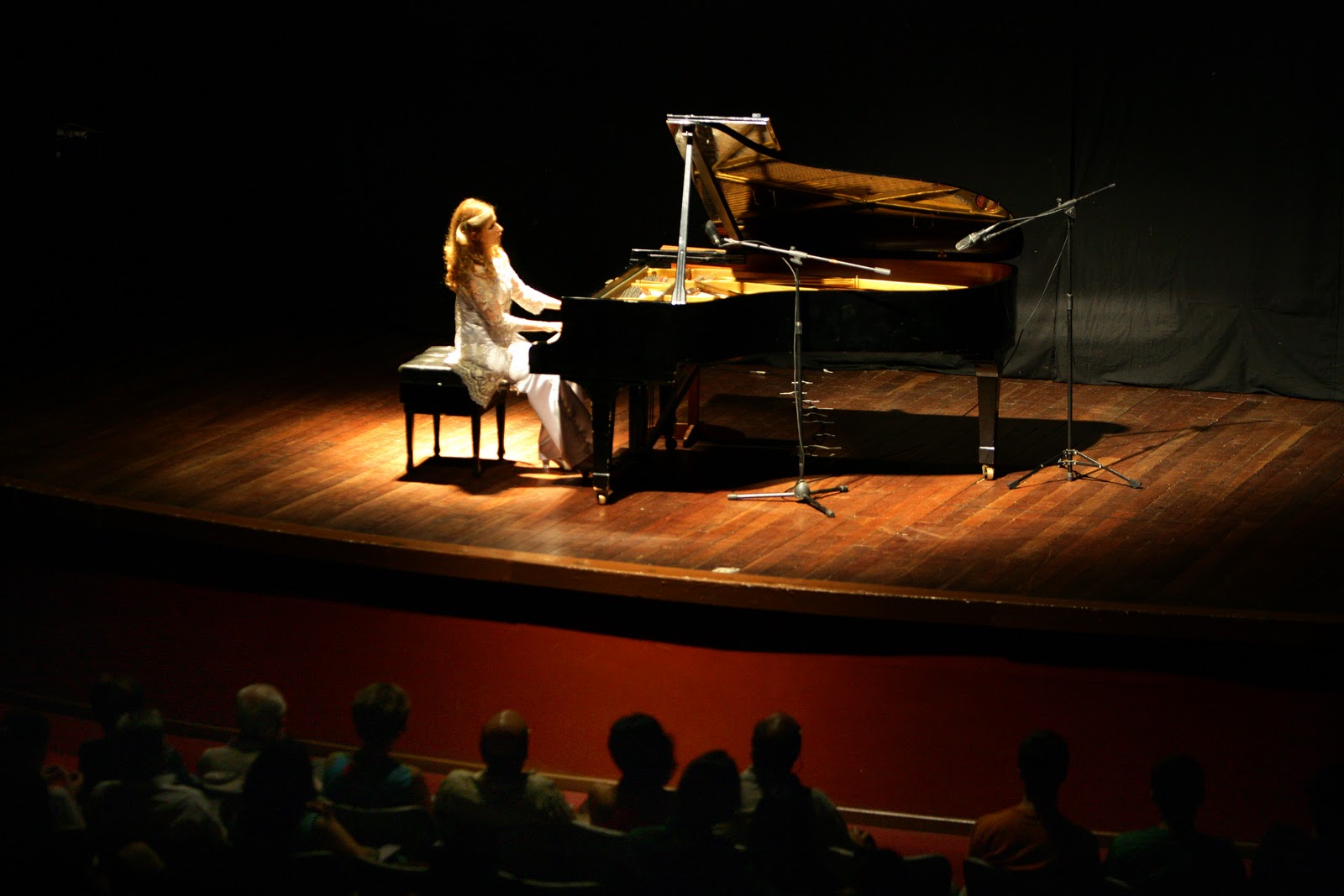 Maria Alice de Mendonça / Performances