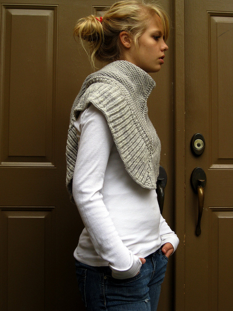 Renee Knits Too: FO ~ Mara Shawl