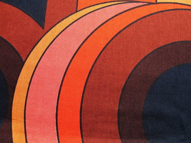Retro Age Vintage Fabrics: Updated vintage fabric website listings...