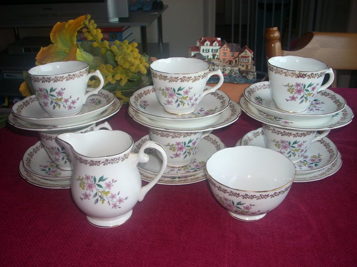 KoleksiBarangUK: Royal Grafton Tea Set (SOLD)