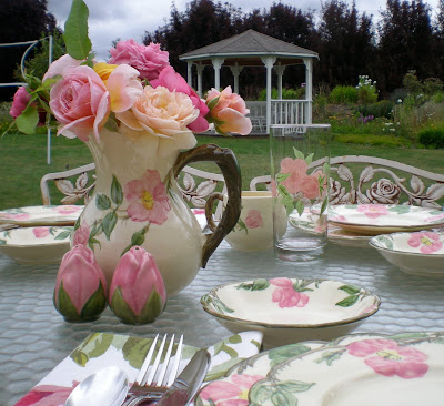 saltbox treasures: Desert Rose Tablescape