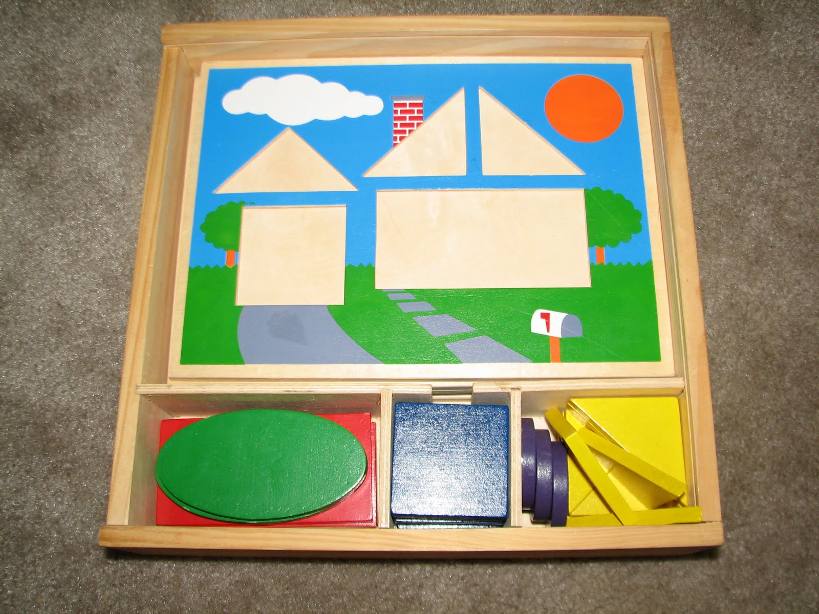 Izzie, Mac and Me: What's On The Shelf? Shapes!