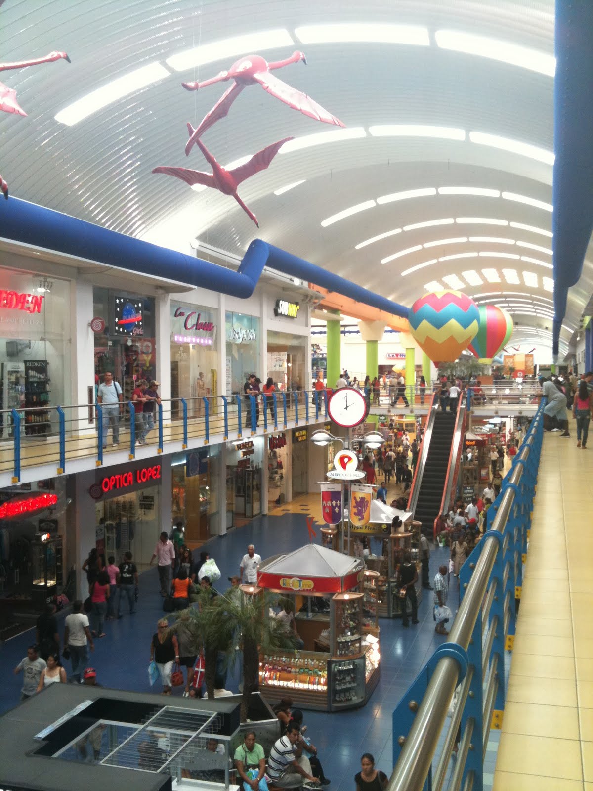 ¿Panamá o Colombia?... desde Chile.: Mall Albrook