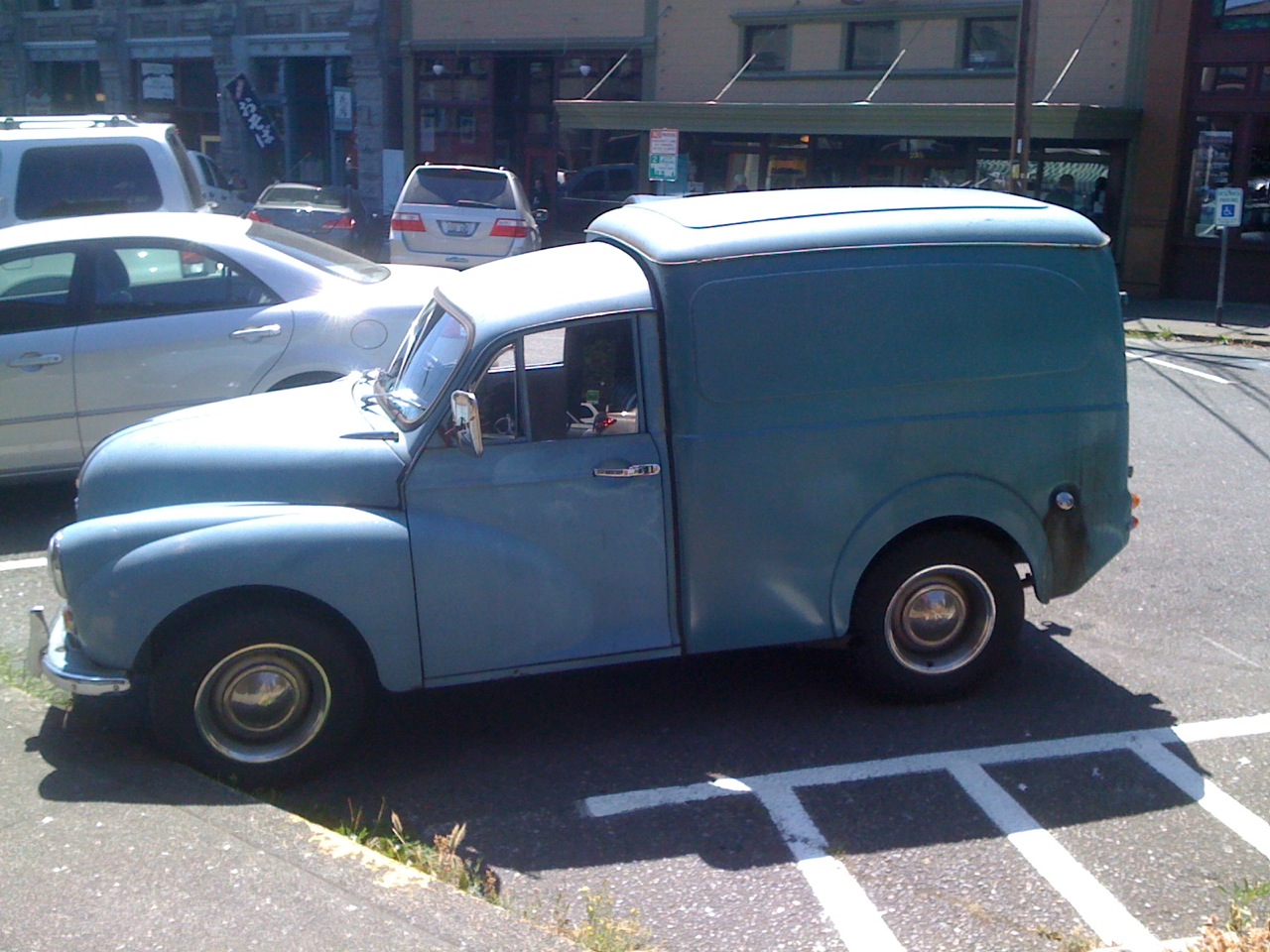 Tamerlane's Thoughts: Carspotting (50): Morris Minor panel van