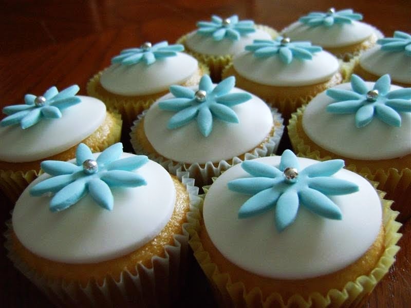 JS Custom Cakes & Cupcakes: Fondant Fever