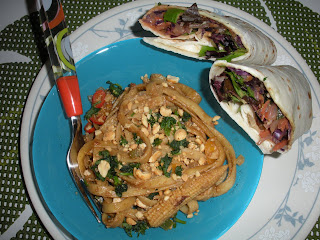 Queen of my kitchen: Thai Noodles and Thai Wrap with Peanut Sauce