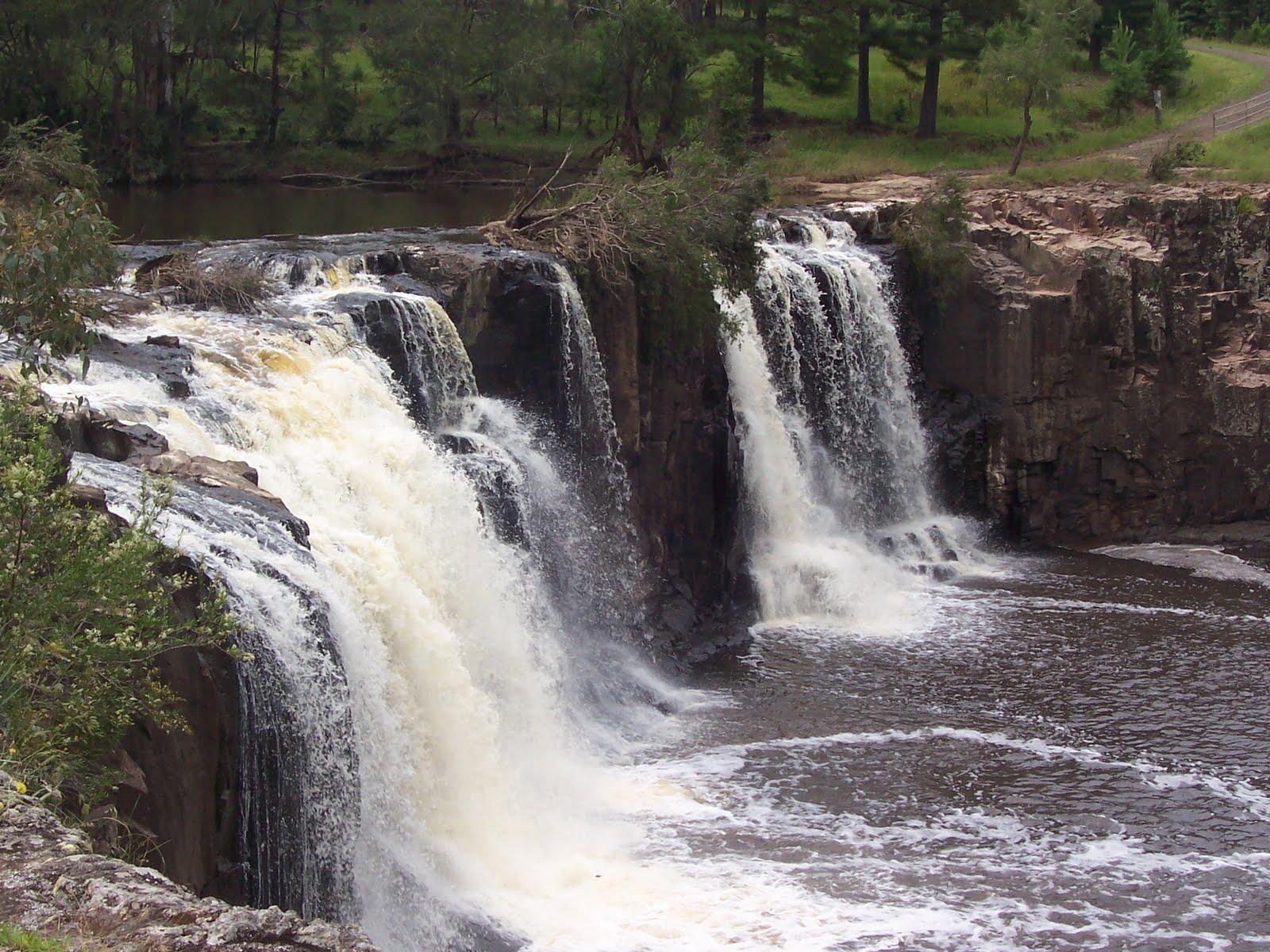 Travelling Australia with the Buchanan Family: Tooloom fall after heavy ...