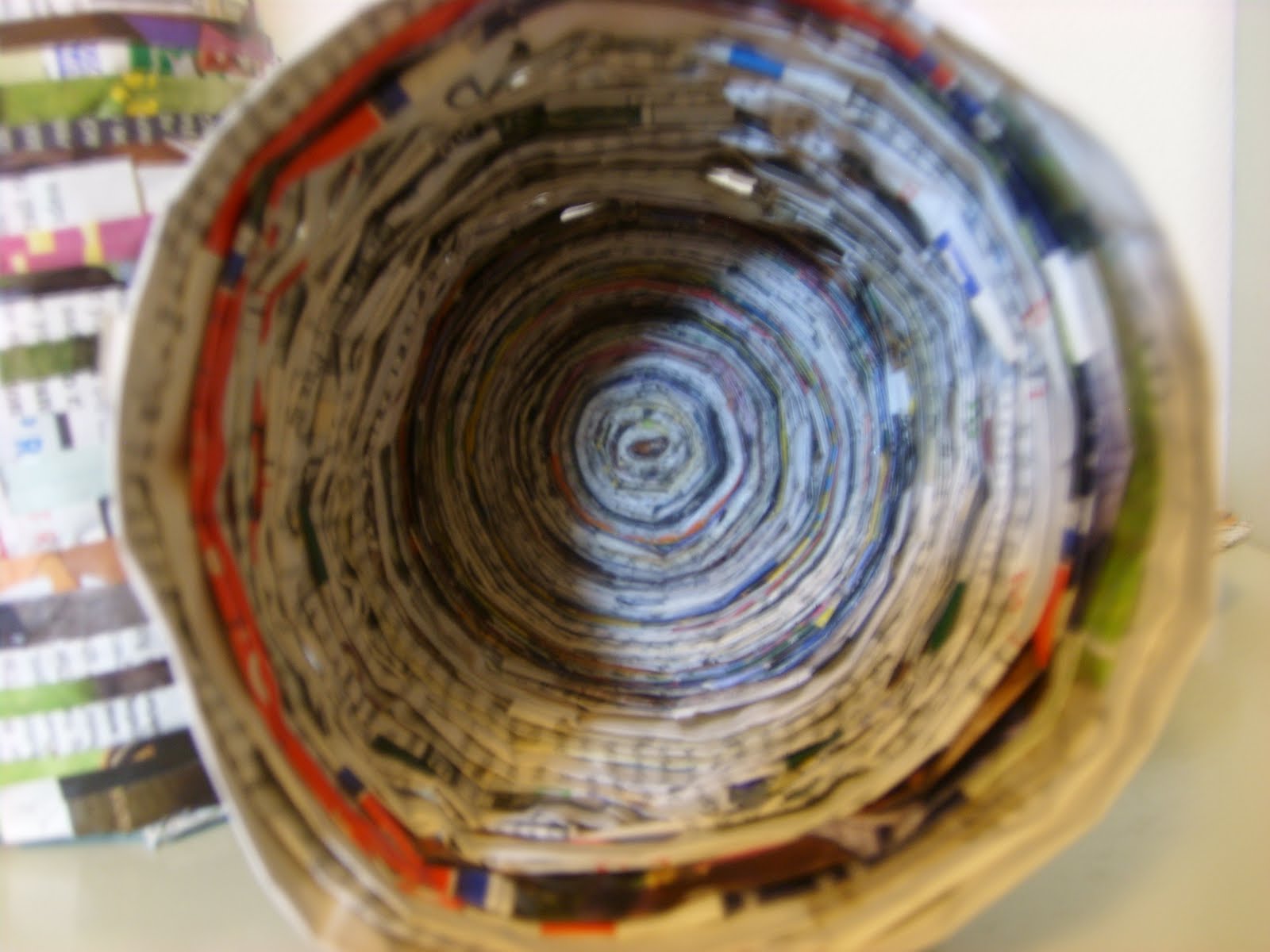 Art Beyond Crafts: Recycled Magazine Baskets