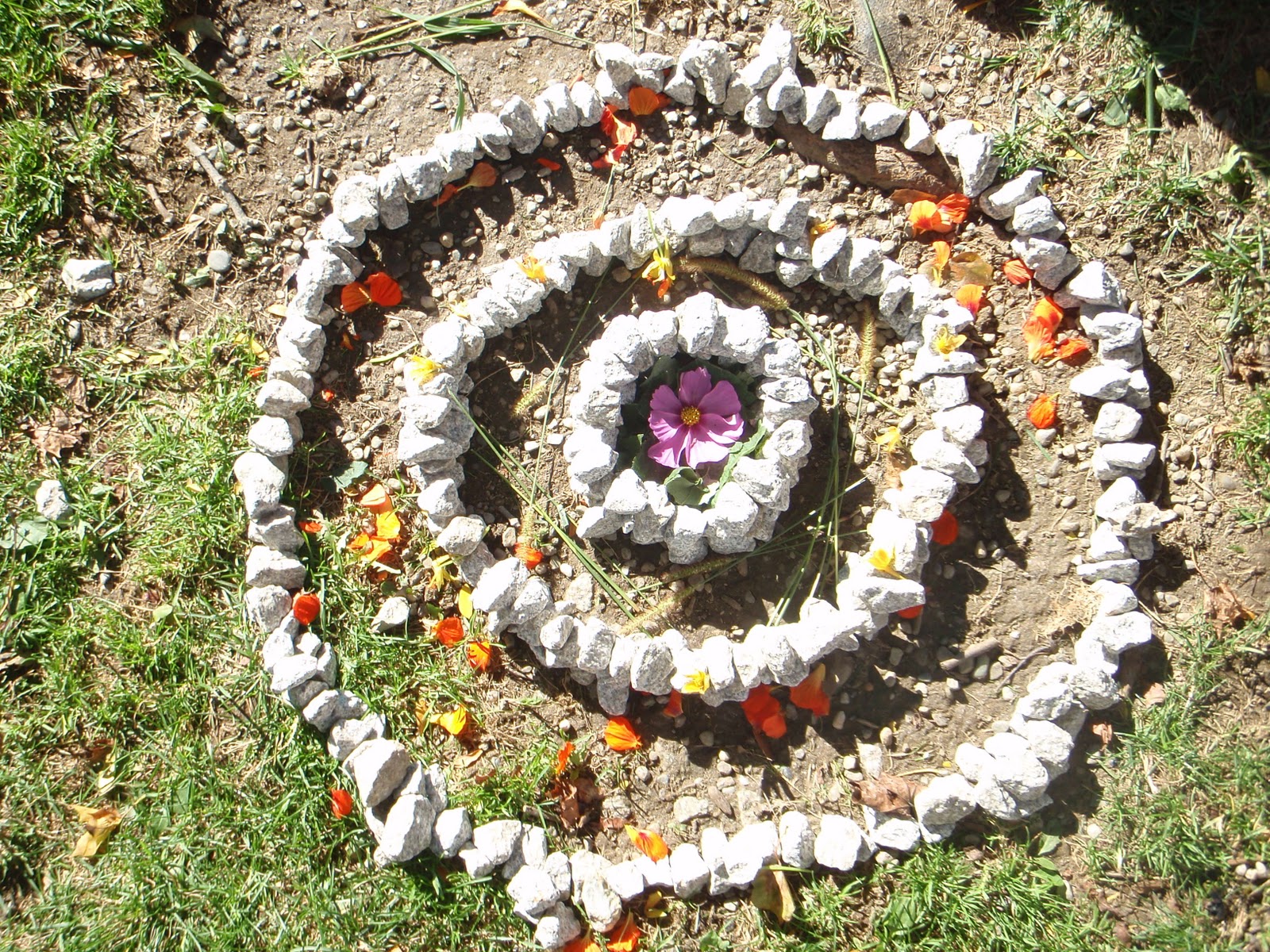 Waitsfield Elementary Art: More Andy Goldsworthy-inspired Nature Art