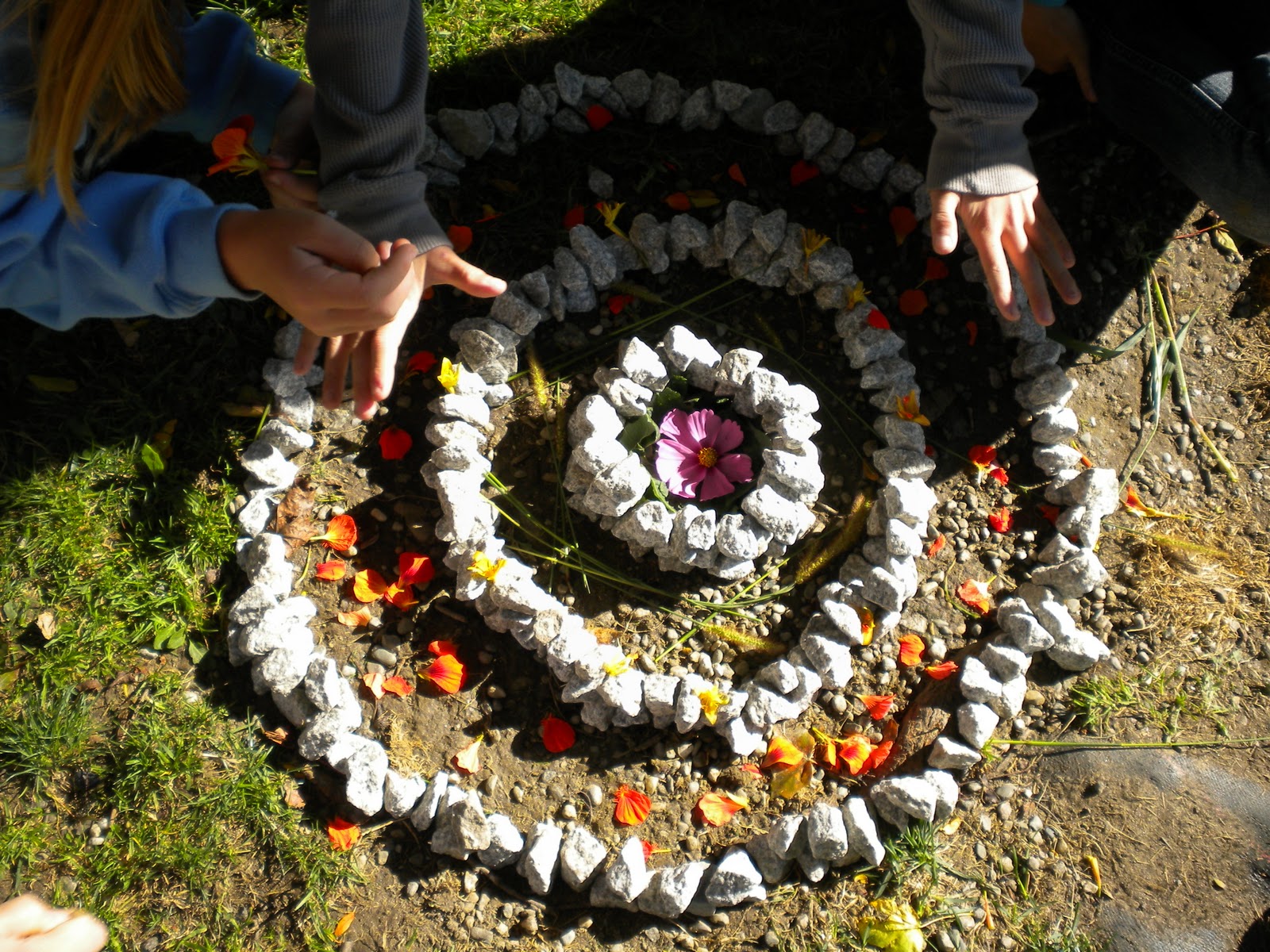 Waitsfield Elementary Art: More Andy Goldsworthy-inspired Nature Art