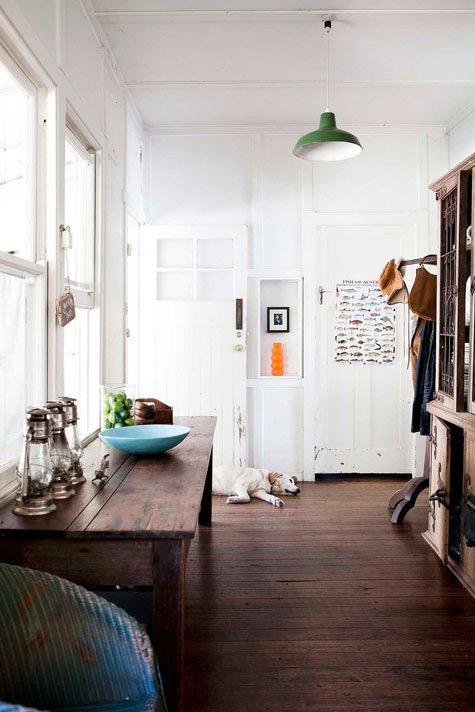 White Cat Vintage: Deborah Bibbys gorgeous eclectic home on Design sponge