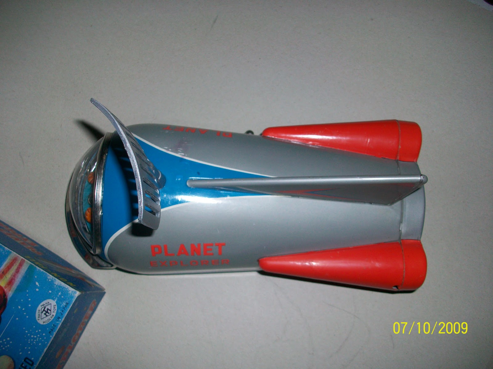 artfashioncankill: RARE ROBOTS & SPACE TOYS from the 1950s - 70s