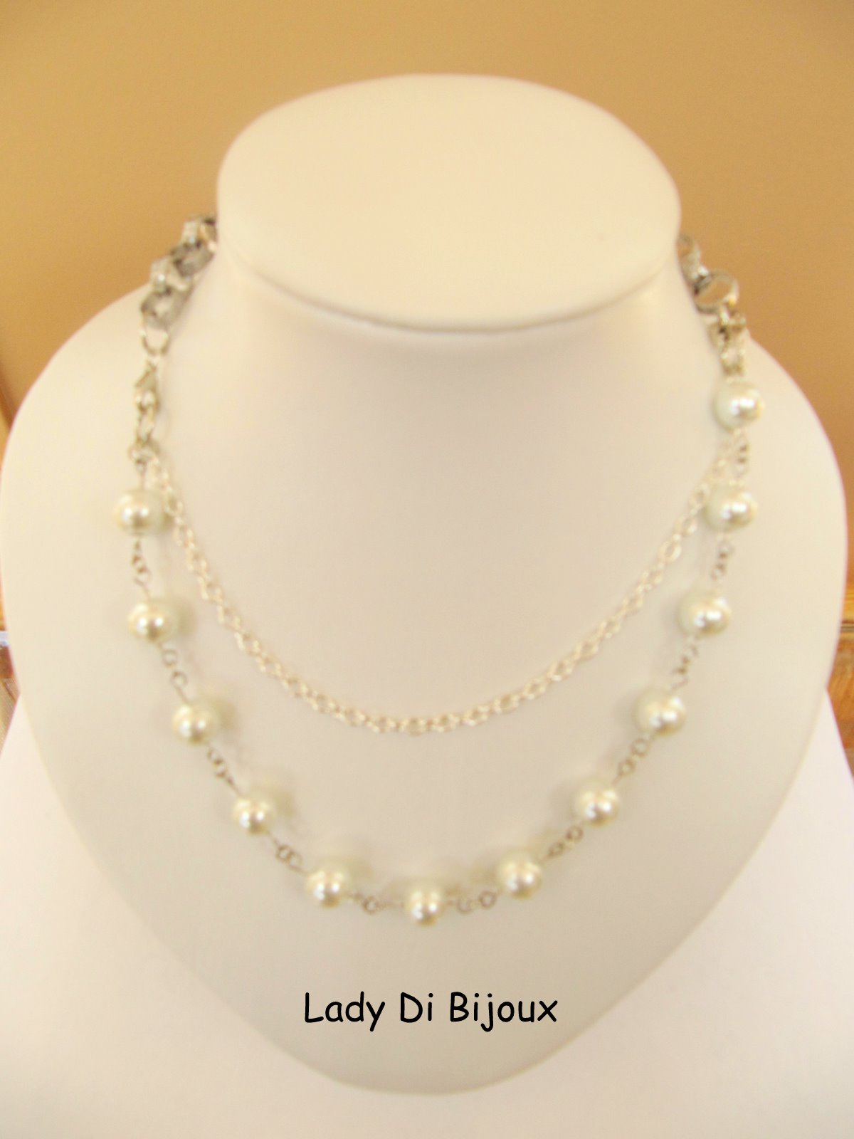 Lady Di Bijoux: Collier de perles blanches