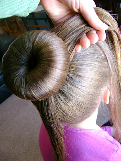 Do's To Choose: Quick and Easy Barbie Bun