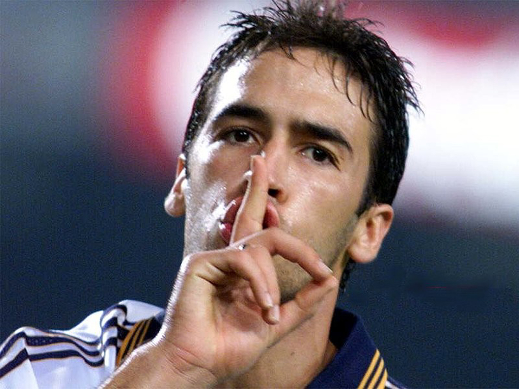 FUTBOLISTAS ESPAÑOLES POR EL MUNDO: RAUL GONZALEZ BLANCO ´´EL 7´´