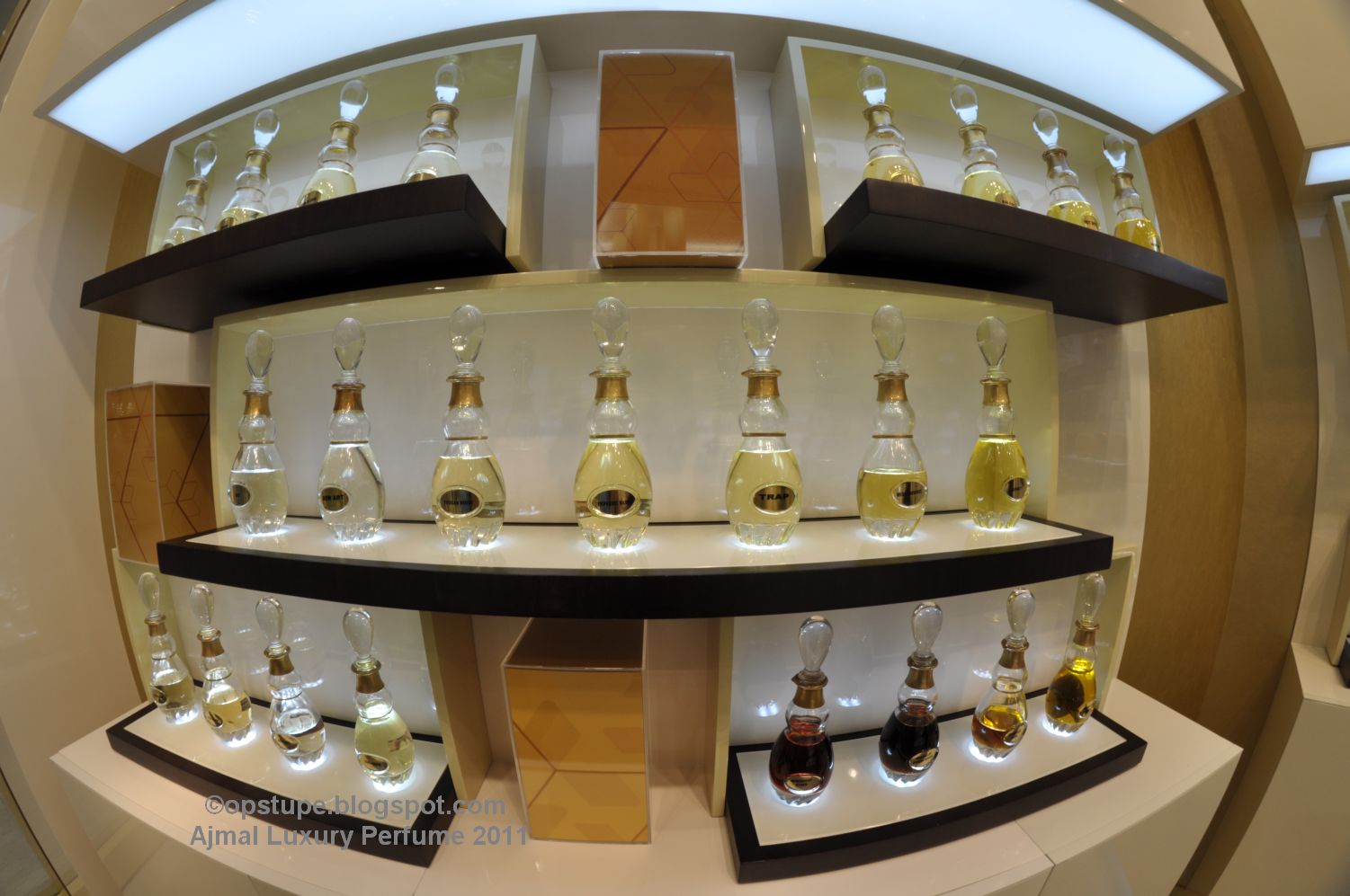 Ajmal Perfume : Creating Your Signature Parfum ~ TRISTUPE.COM