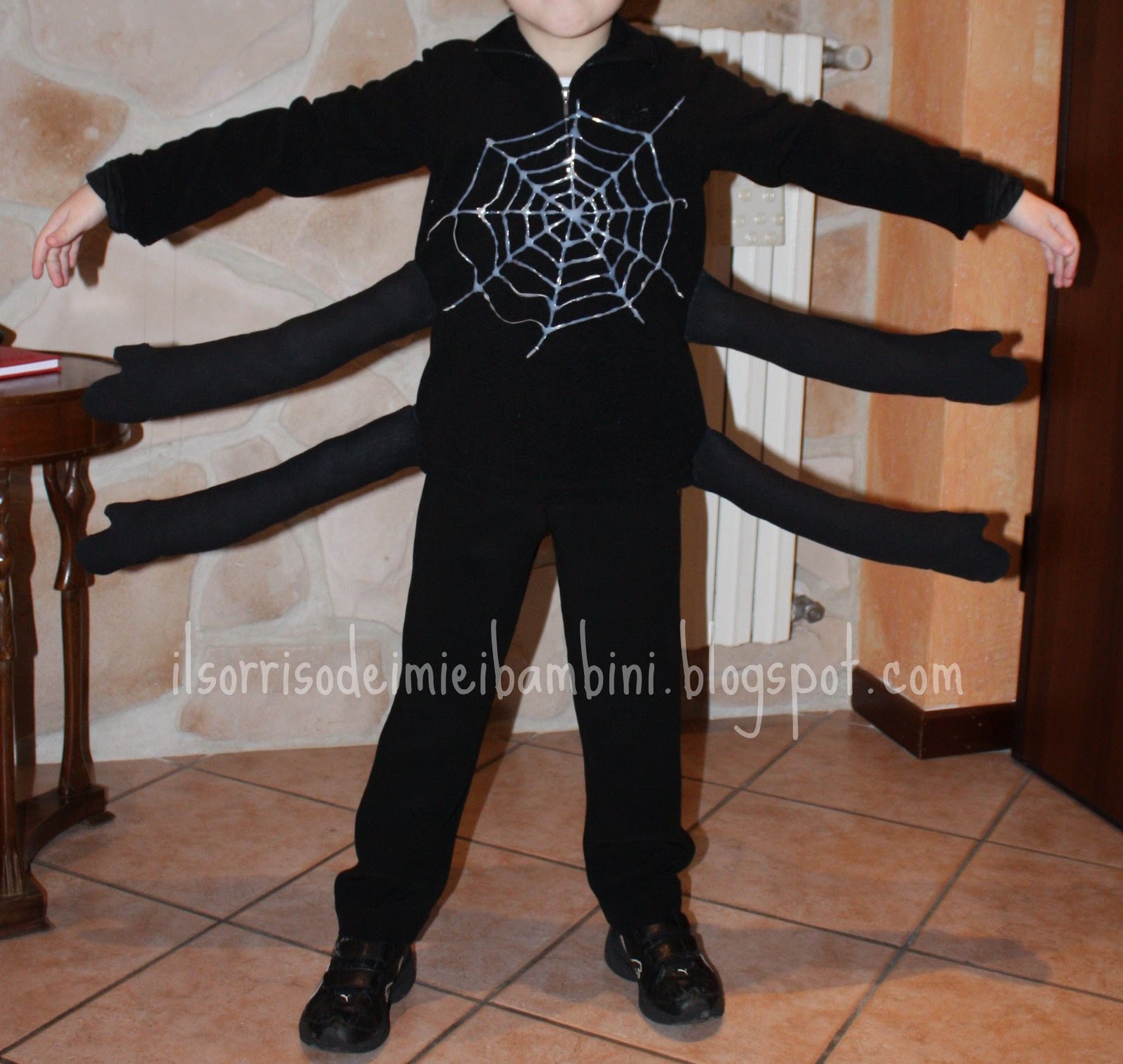 Il Sorriso dei miei Bambini: Halloween: vestirsi da ragno