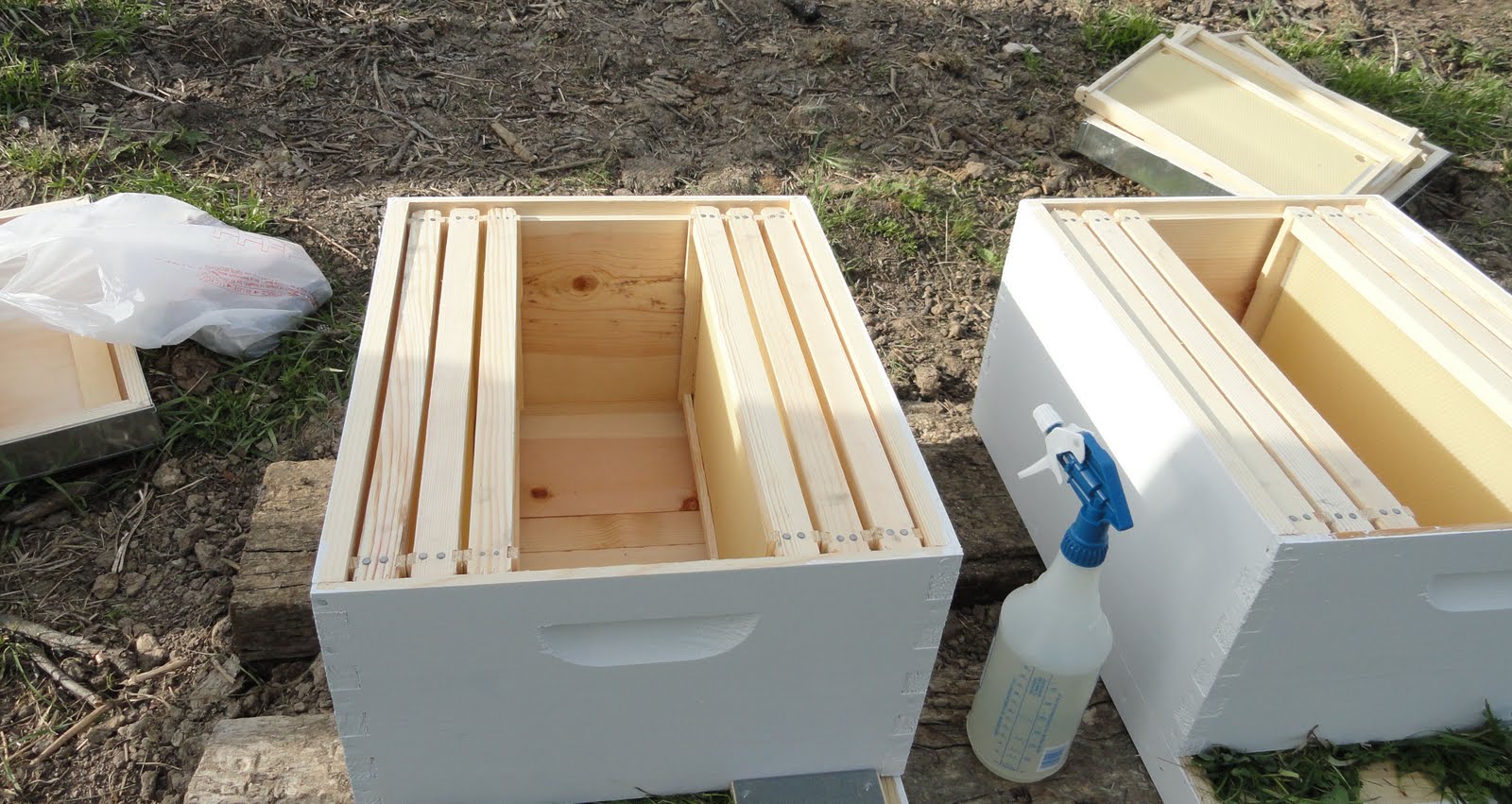 Mustang Dreams....: My husband the bee keeper....