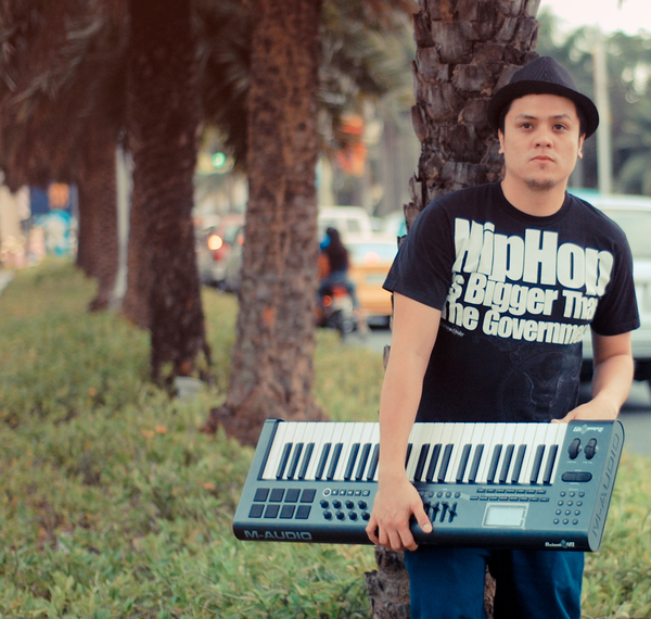 THREEDOWN: SPOTTED: MR. J-HOON BALBUENA (ARTIST)