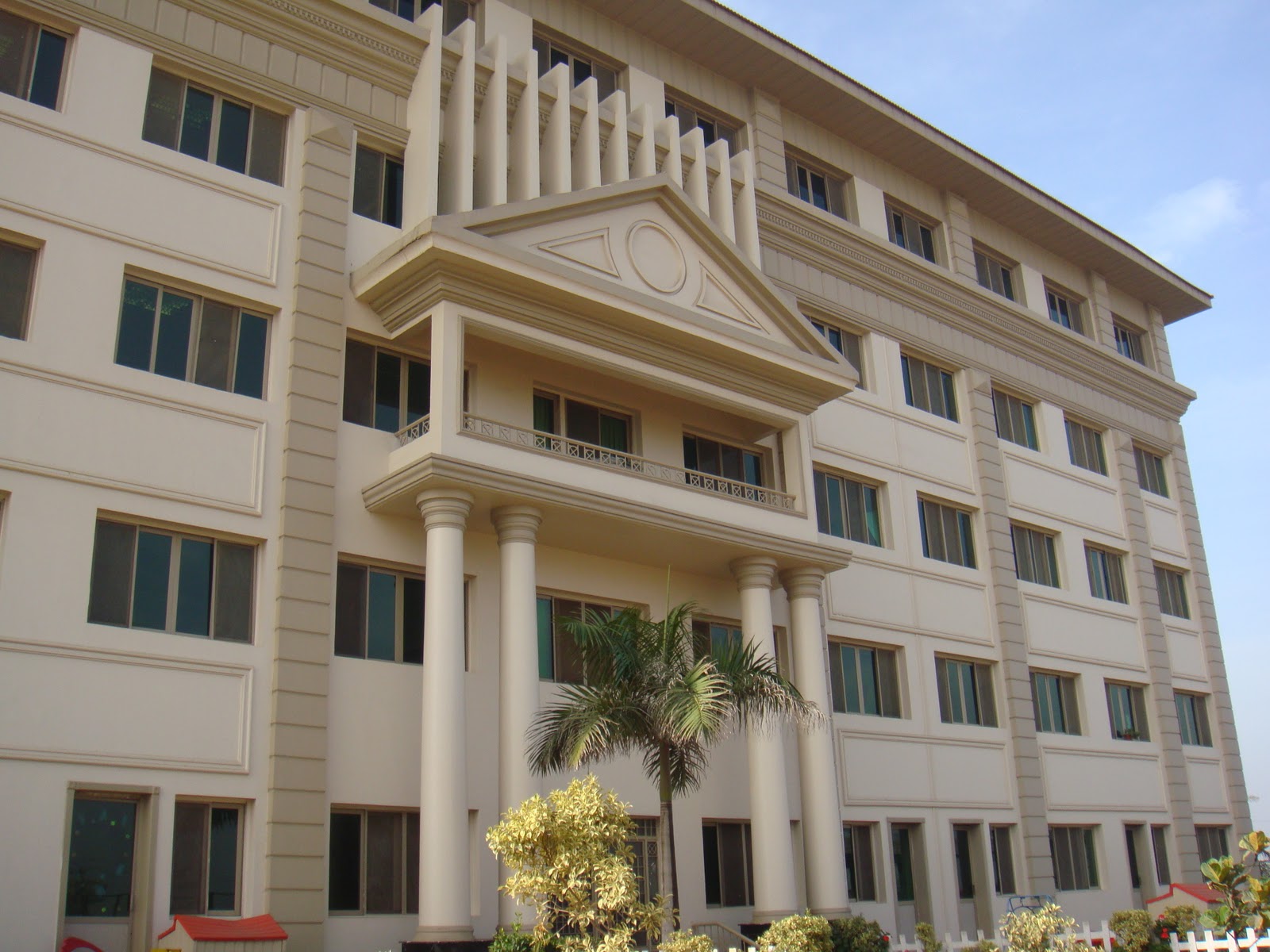 mansoura college