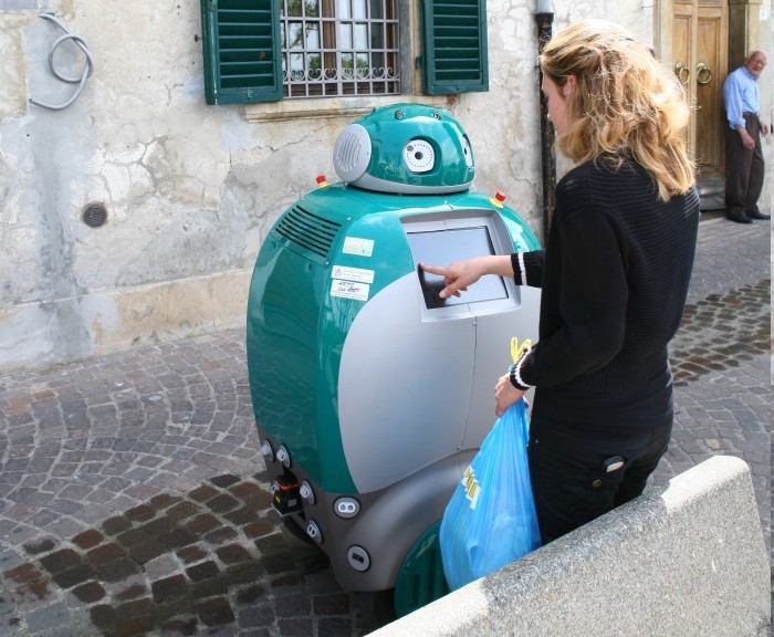 Dustbot, Robot Pemungut Sampah Di Masa Depan - Tahukah Engkau