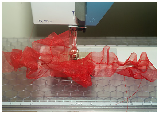 Houseful of Handmade: Vertical Ruffle Skirt