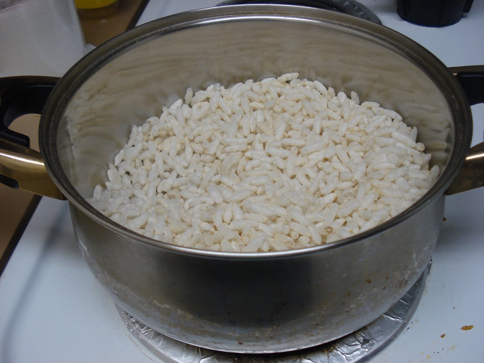 Swapna's Cook Book: Crunchy Puffed Rice or Crunchy Pyalalu