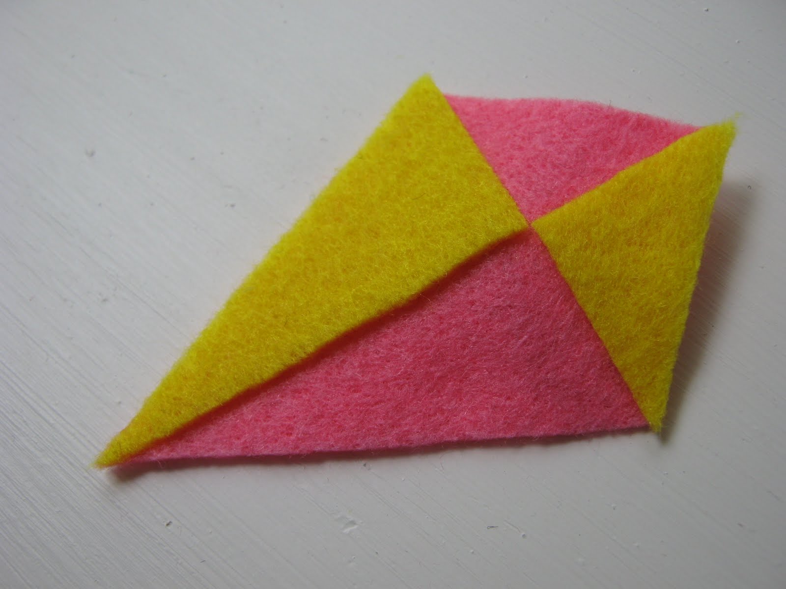 The Craft-Arty Kid (Old blog): Let's go fly a kite