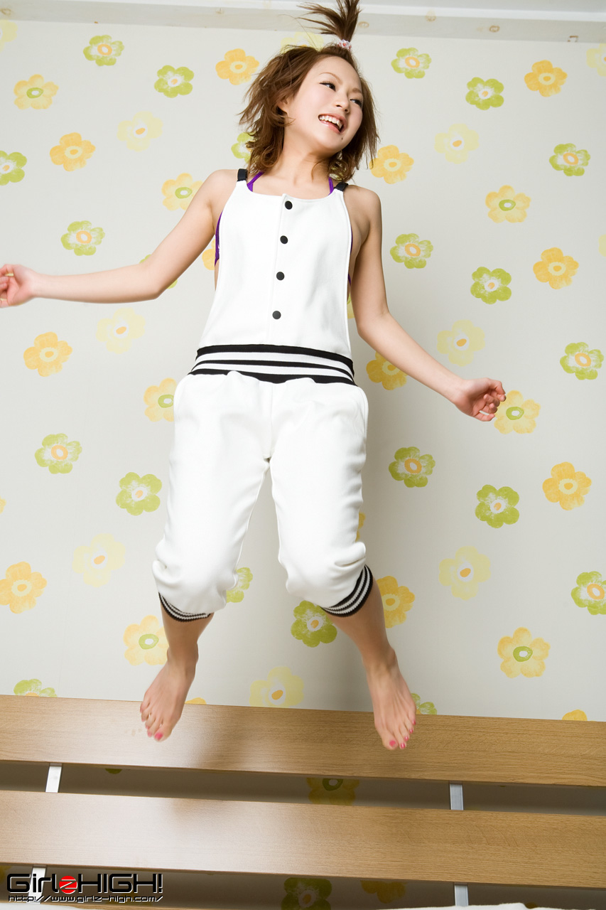 Runa Hamakawa bed jumper | japanese girls 2011