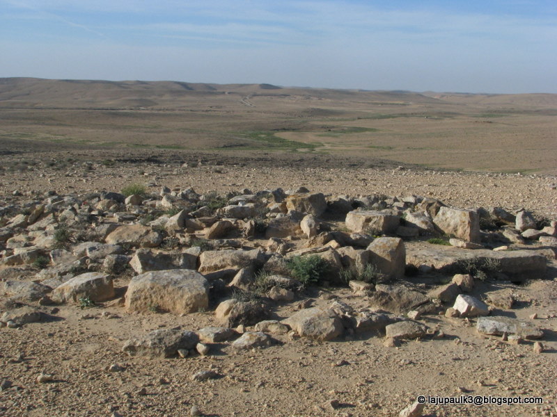 THROUGH THE LAND OF ISRAEL III: On the summit of Mount Ramon (1037 M ...