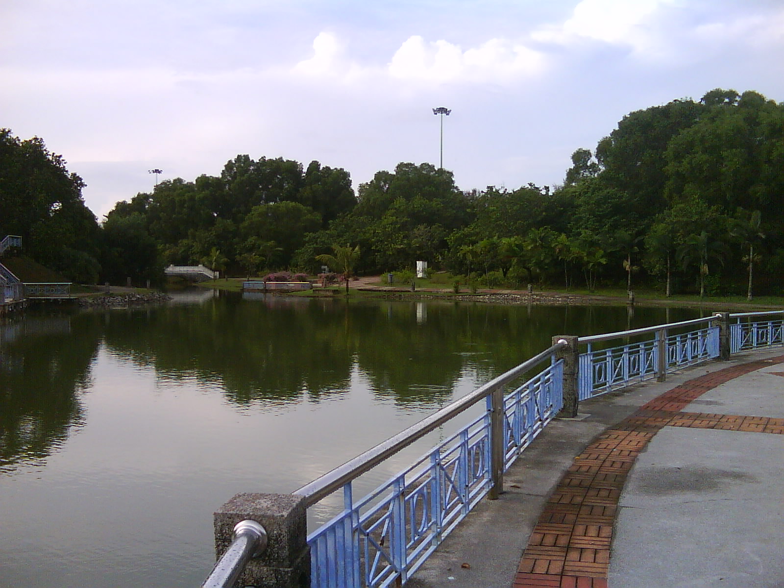 ~UJANA RAUDHAH~: TaMaN bUKiT sErINdIT...