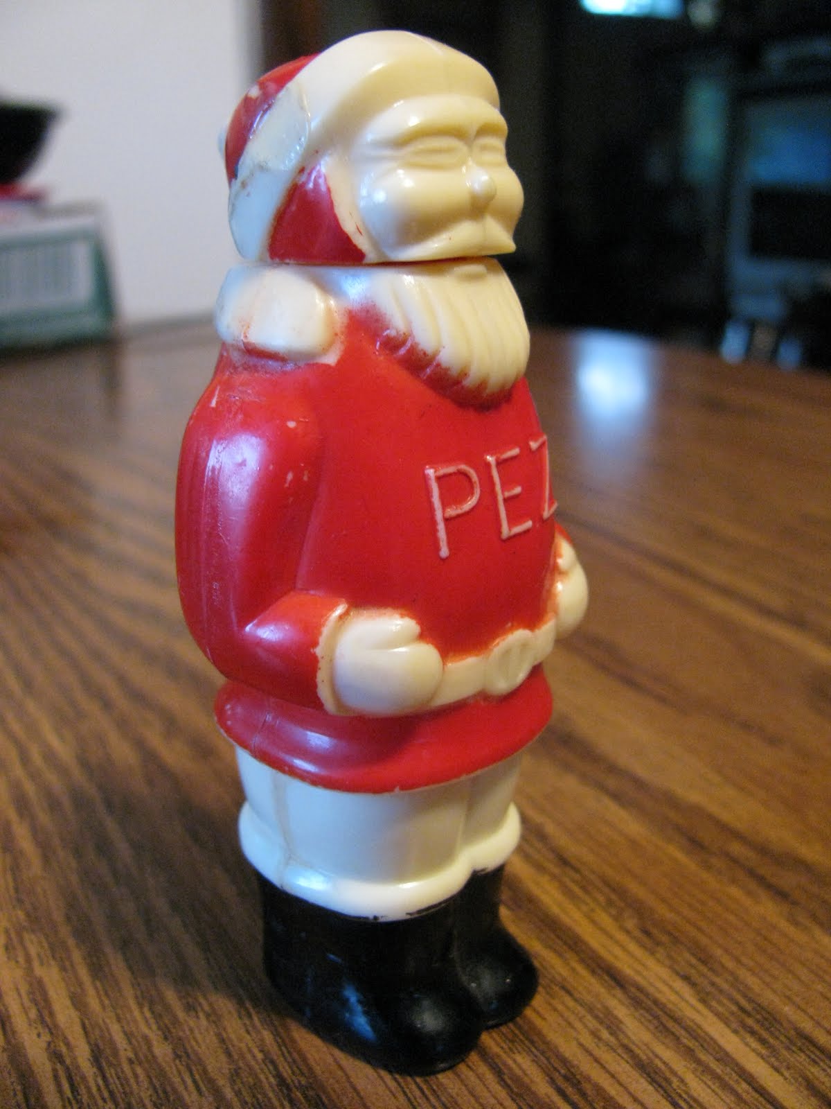 Ron's Pez World: FULL-BODIED SANTA CLAUS