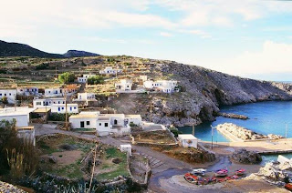 ΤΑΞΙΔΙ ΣΤΟ ΓΑΛΑΖΙΟ: TA ΑΝΤΙΚΥΘΗΡΑ