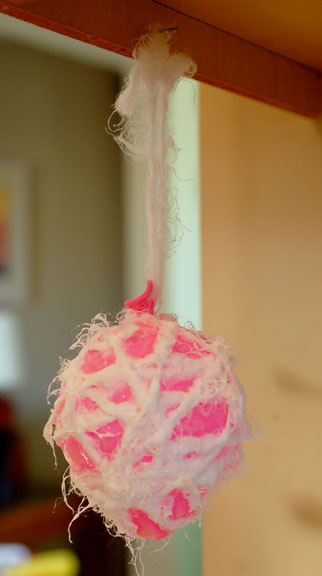 Cookie Cutter House: Craft 1: Yarn Balloon Ornament