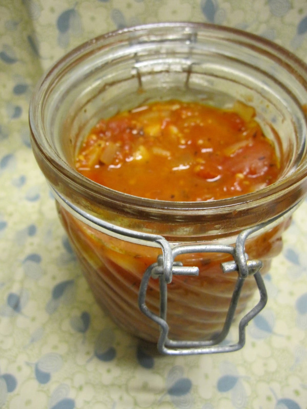 Kitchen Musings: Really Easy Chunky Tomato Sauce