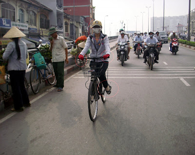 Luledele dans tous les sens: Le Code (vietnamien) de la route 1
