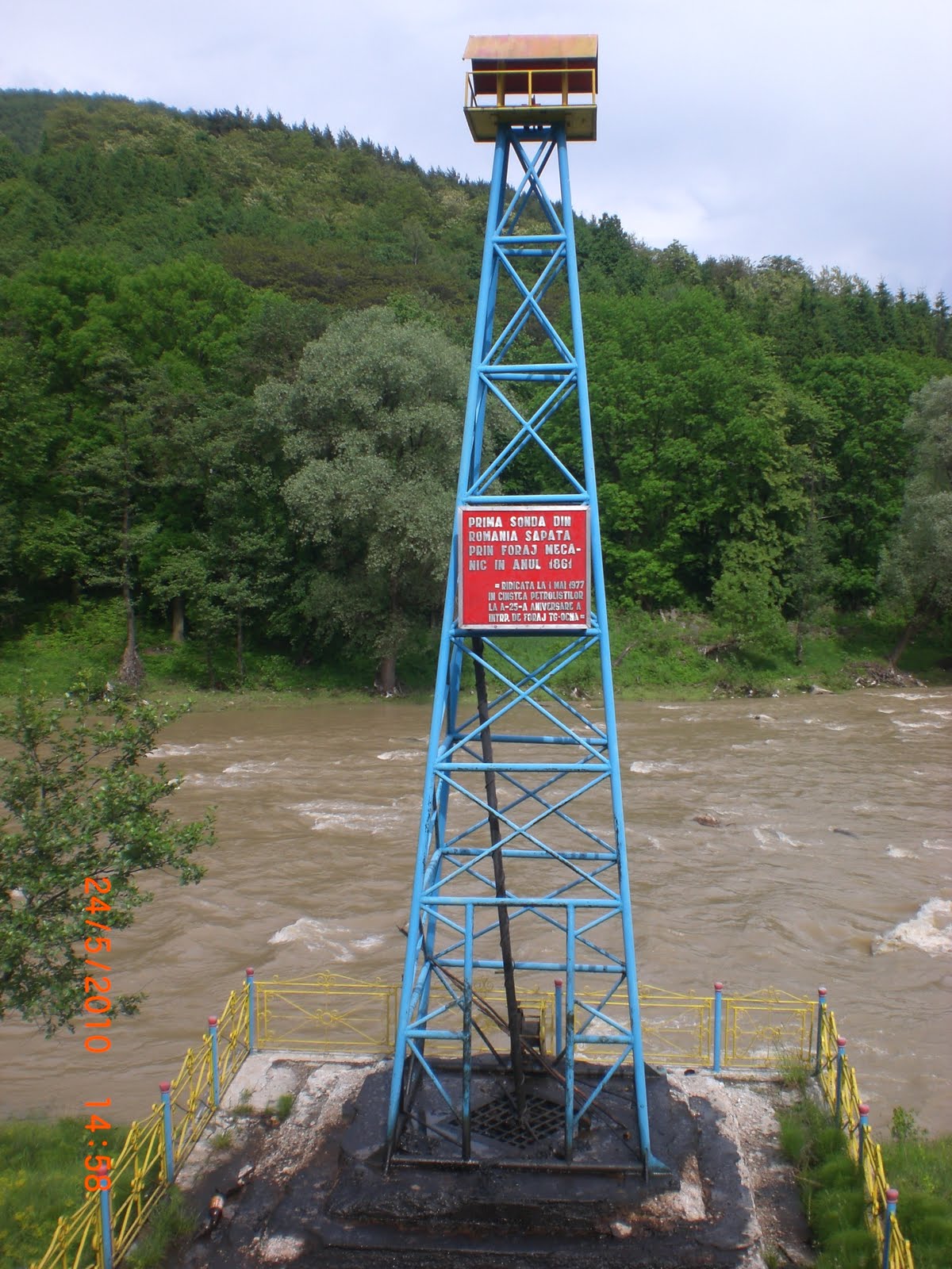 O fotografie...: Prima sonda cu foraj mecanic din Romania(1861)- Targu ...