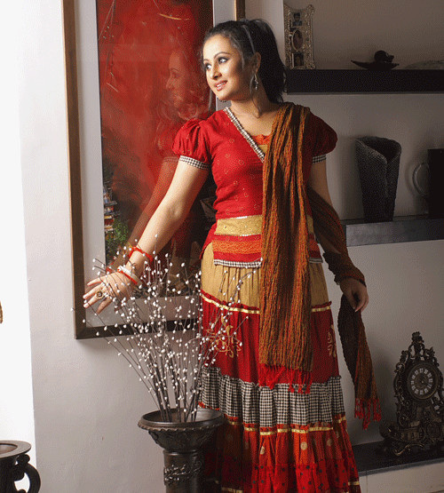 EXCLUSIVE NEWS: Bangladeshi Top Hot Model and Dhallywood Actress Purnima