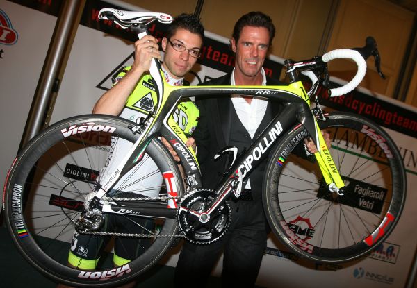 MARIO CIPOLLINI FORNECE BIKES PARA O TEAM ISD