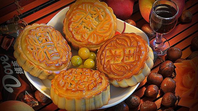 Cooking With Titan!: How to Make Mooncake