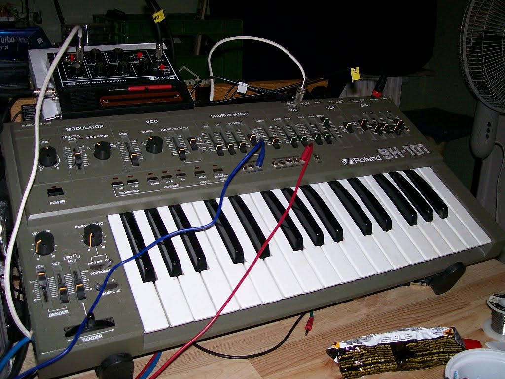 Din Sync: Roland SH-101 Modifications