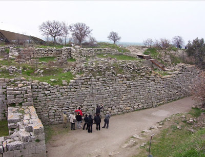 PaleoBerkay Archaeology: Photos: East gate of Troy VI castle