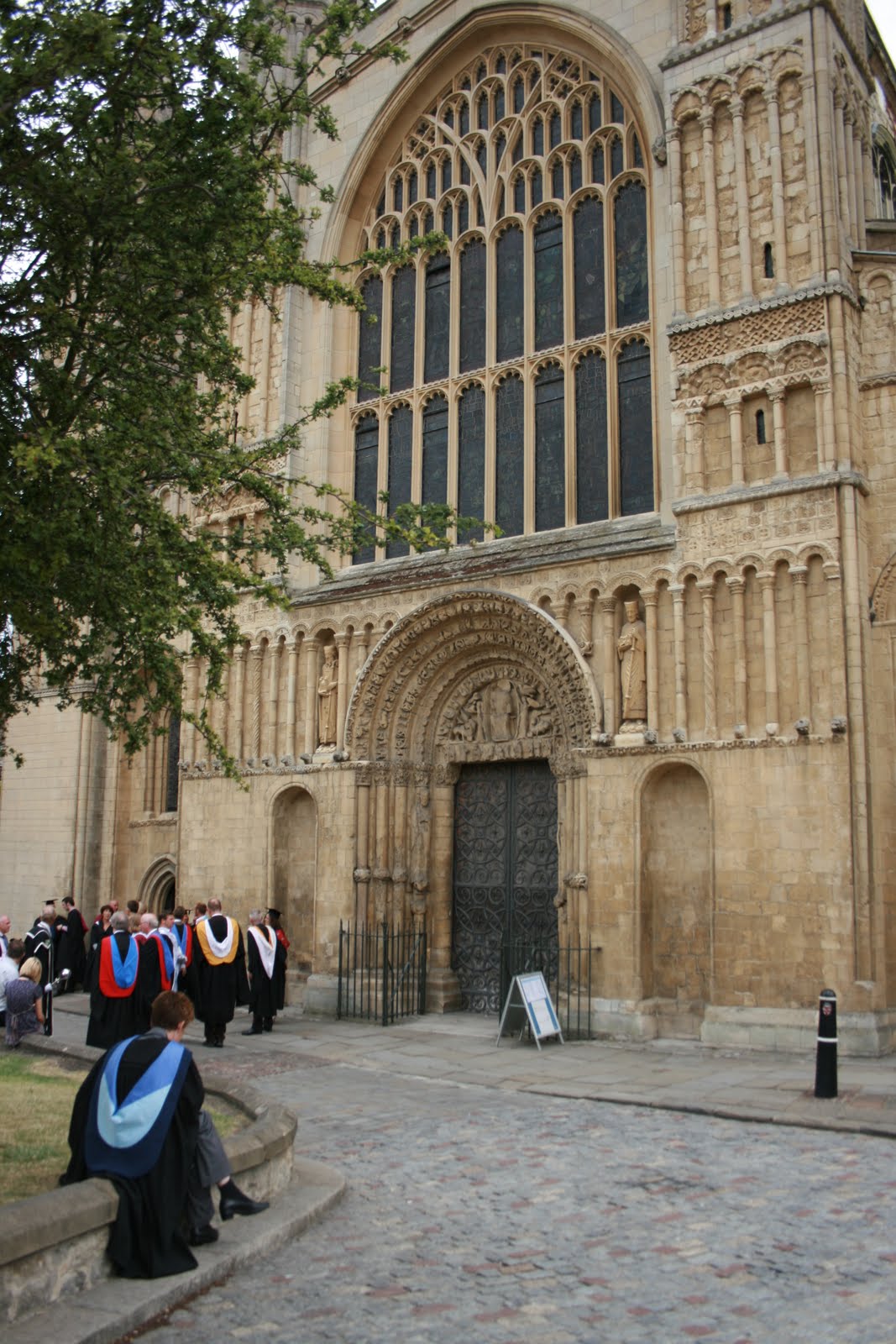The old and the new in Charles Dickens' Rochester - Wolfie Wolfgang